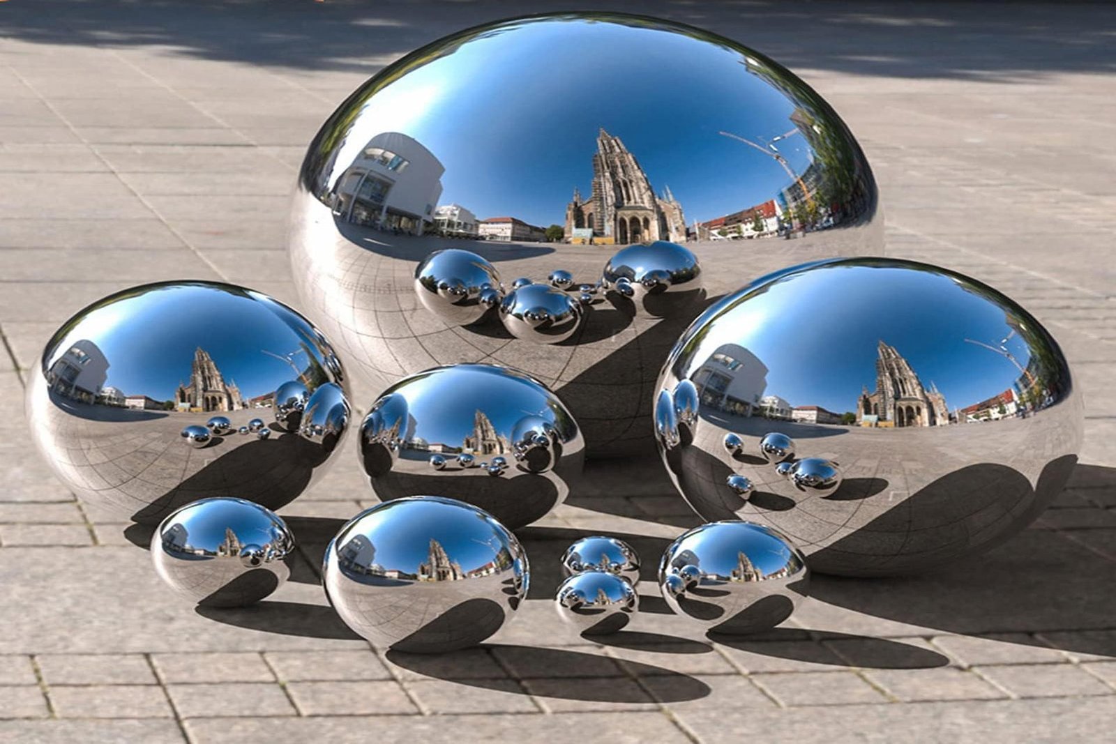 What Are Inflatable Mirror Balls and How Do They Work?